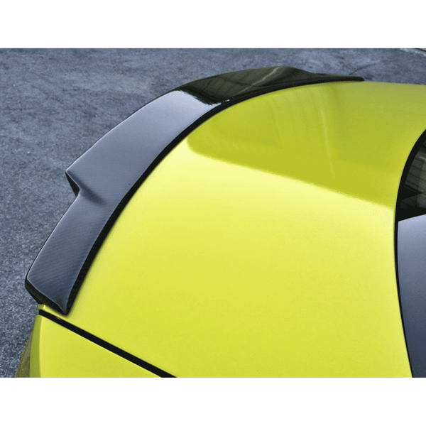 R1 Designed W204 4D Carbon Fiber Trunk Spoiler | W204TNKLIP2 – UroTuning