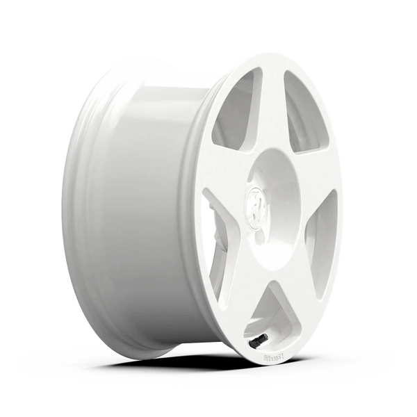 TARRW-77540+30 | fifteen52 Tarmac 17" 4x100 Rally White – UroTuning