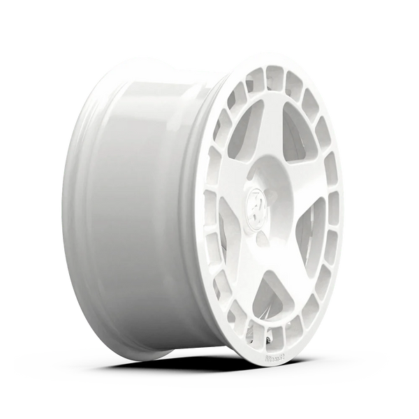 TURRW-77550+30 | fifteen52 Turbomac 17" 5x100 Rally White – UroTuning