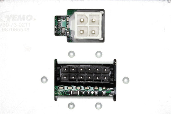Light Control Unit - Mercedes-Benz | A2218706389 – UroTuning